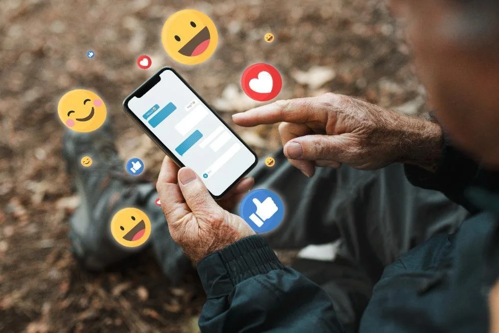 Social Media and Mental Health: Negative Effects & History | Licensed ...