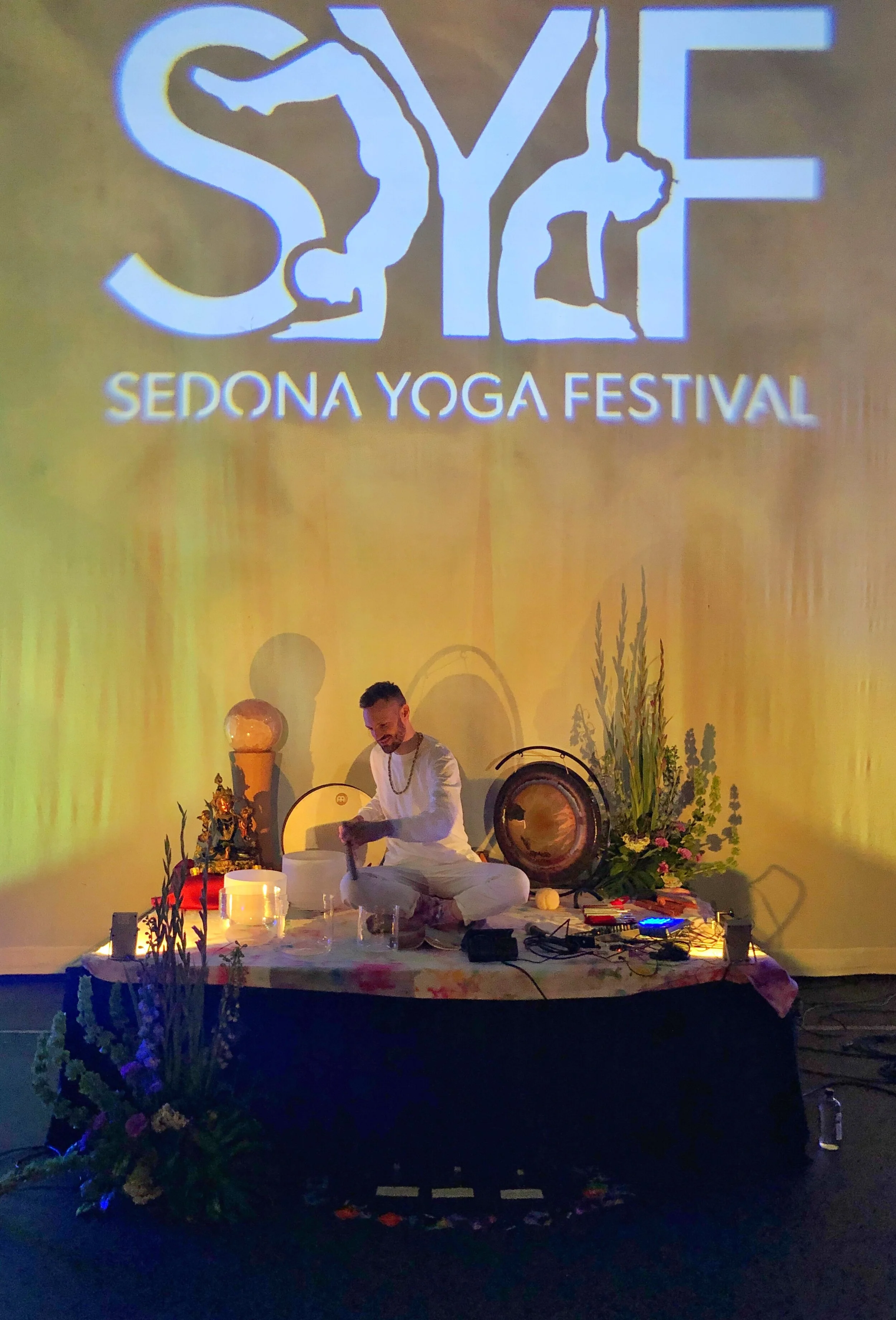 Davin Youngs | Singer & Sound Healer | Chicago, IL, USA