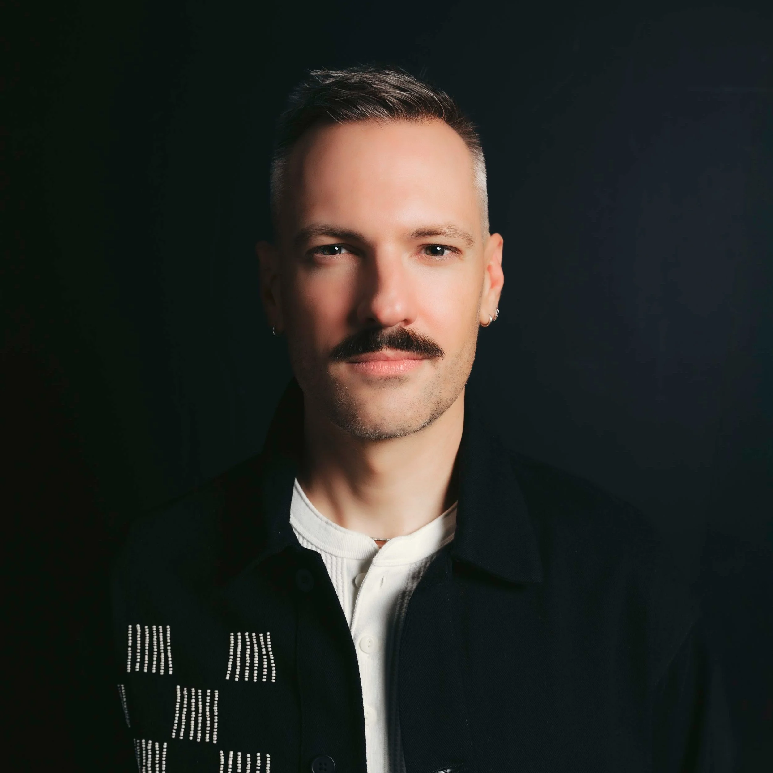 Davin Youngs | Singer, Sound Healer, Keynote Speaker | Chicago, IL, USA