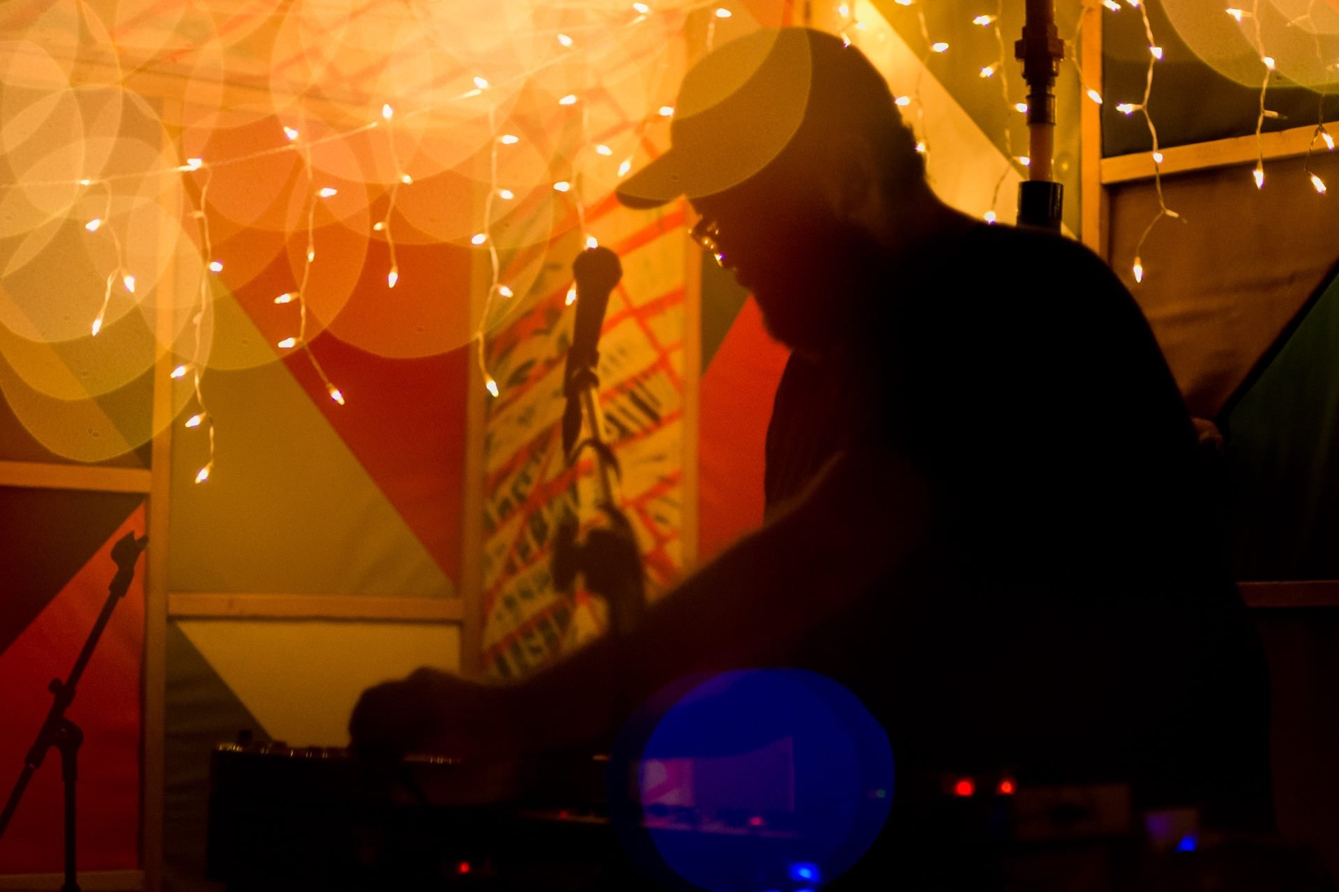 KZAX Radio