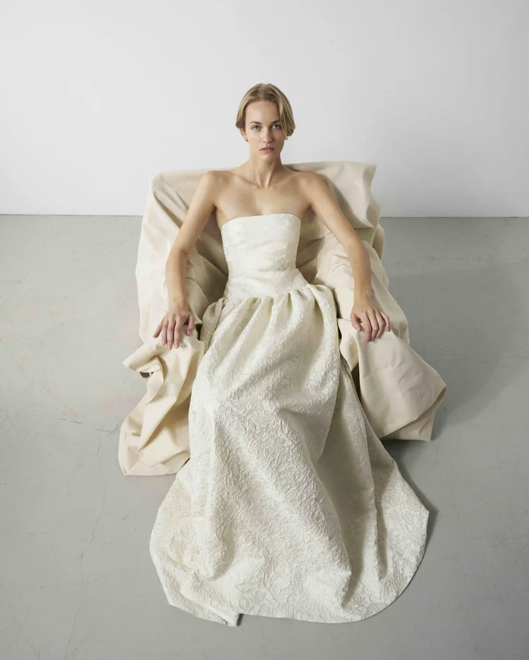 BON BRIDÉ — MRS W