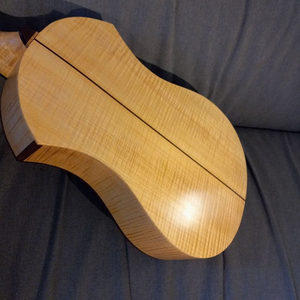 Mandocello — Y. Stern String Instruments