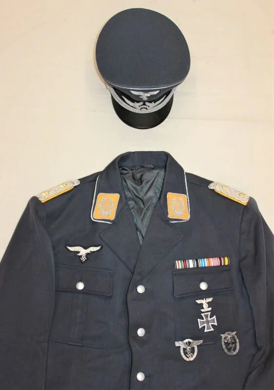 Colonel Klink & Sergeant Shultz (Hogans Heros): — The Military Mark