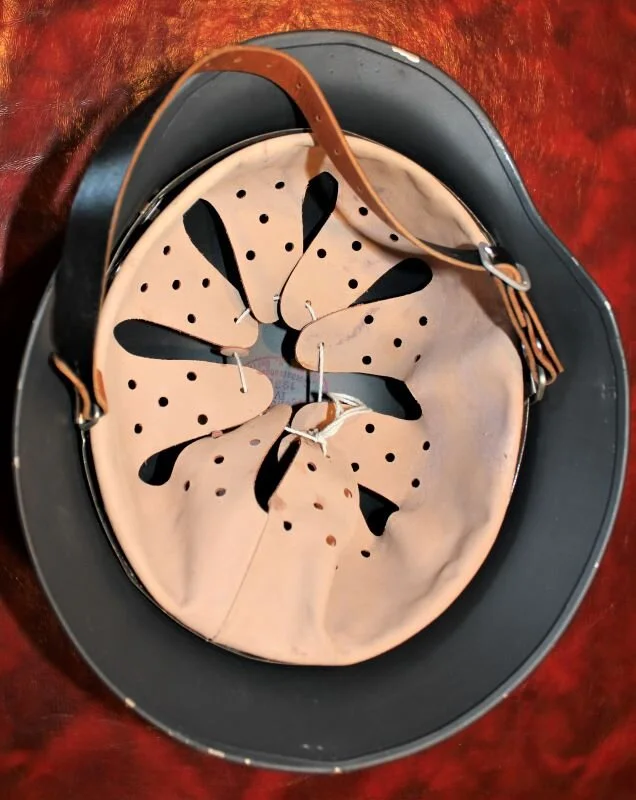 Colonel Klink & Sergeant Shultz (Hogans Heros): — The Military Mark