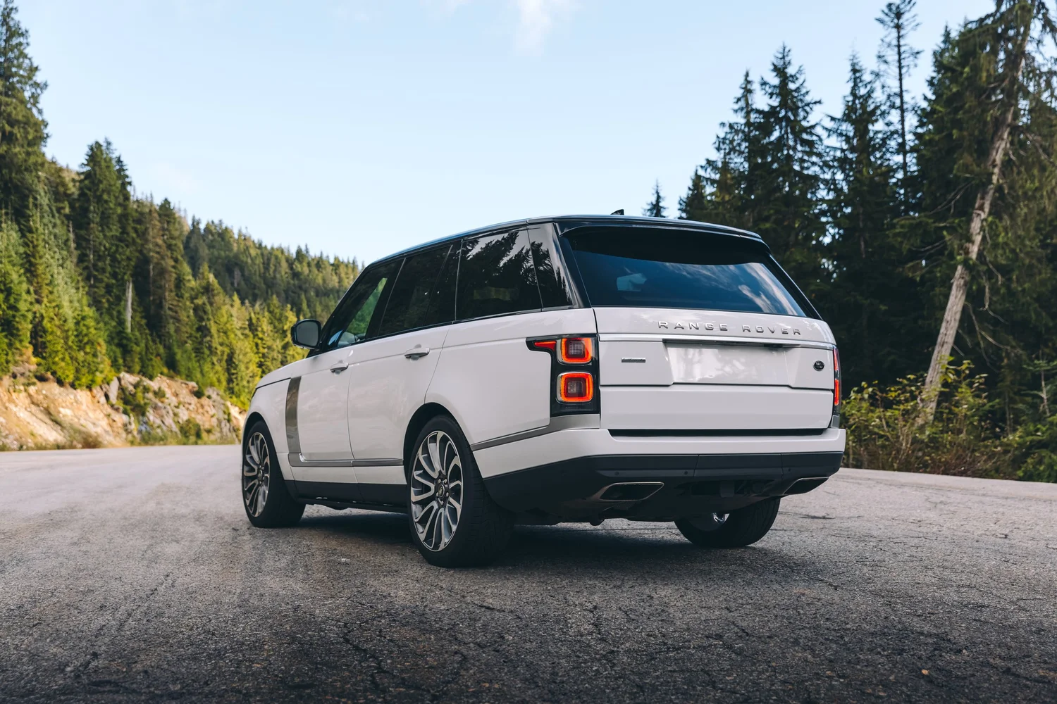 Range Rover Autobiography SUV rental in Vancouver, Canada — ZEROSA ...