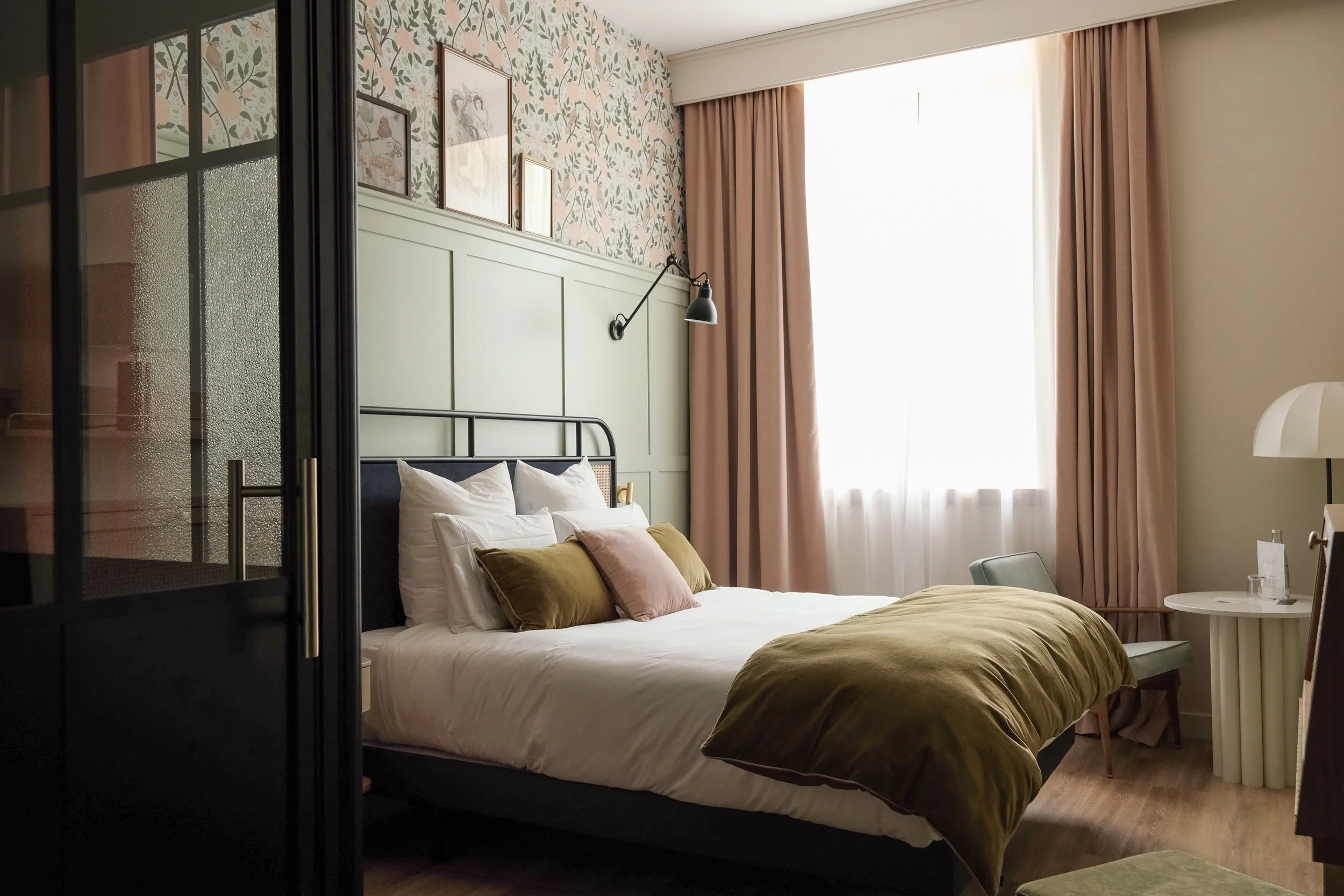 SQUARE LODGE HOTEL 4**** HANDWRITTEN COLLECTION LA ROCHE SUR YON — Wunder