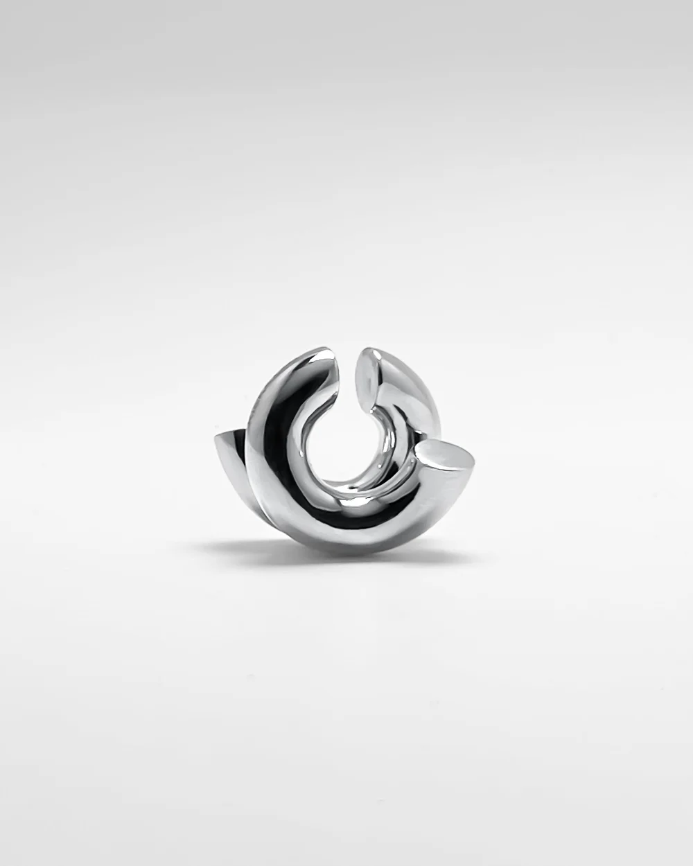 Prince Albert Earring Platinum — KISKA LAB