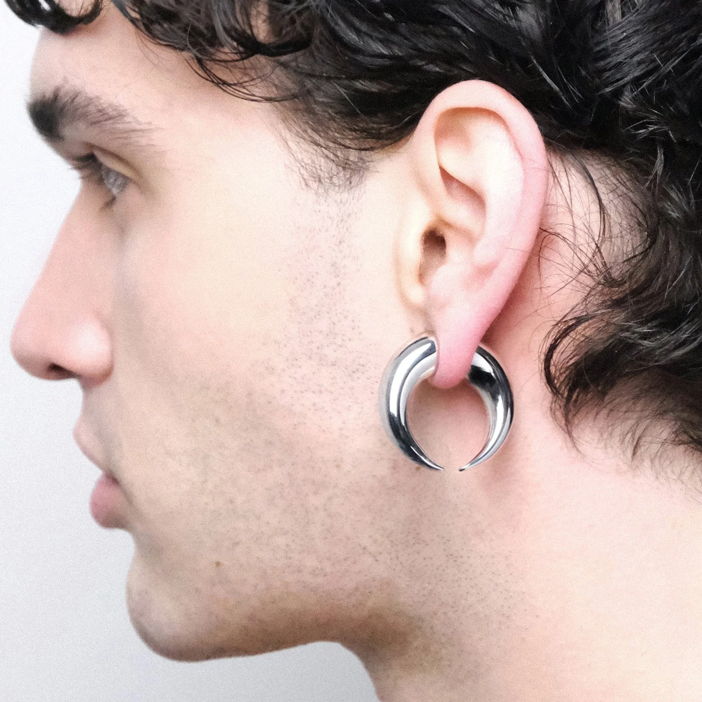 Prince Albert Earring Platinum — KISKA LAB