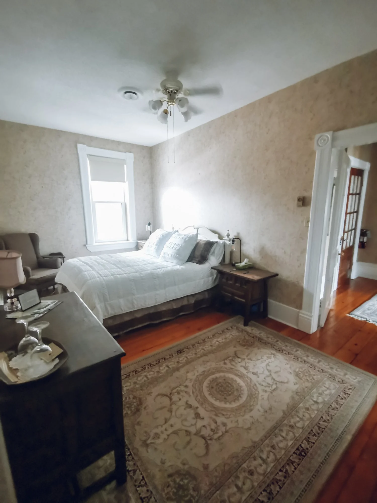 About 4 — The Southampton Inn