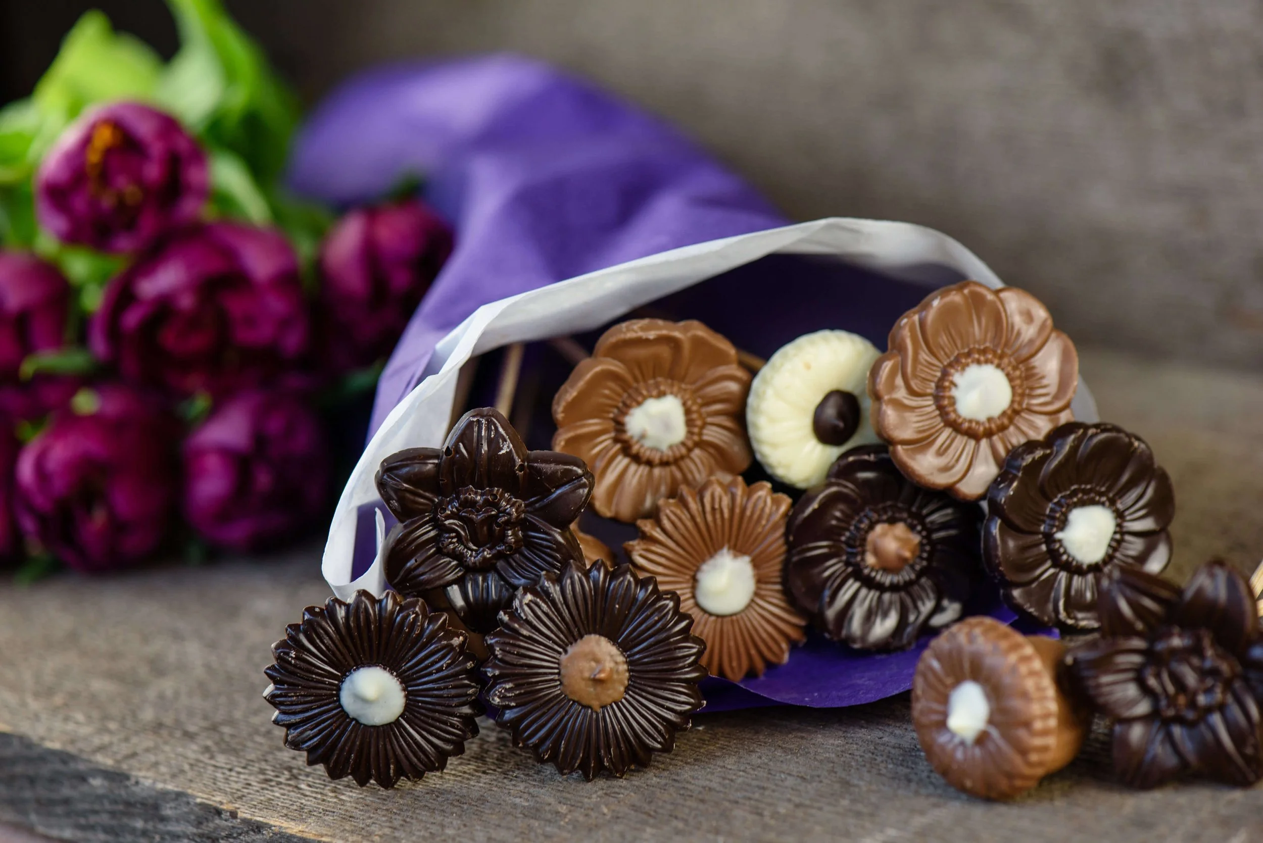 10 Chocolate Gifts for Every Kind of Mom on Mother's Day | The ...