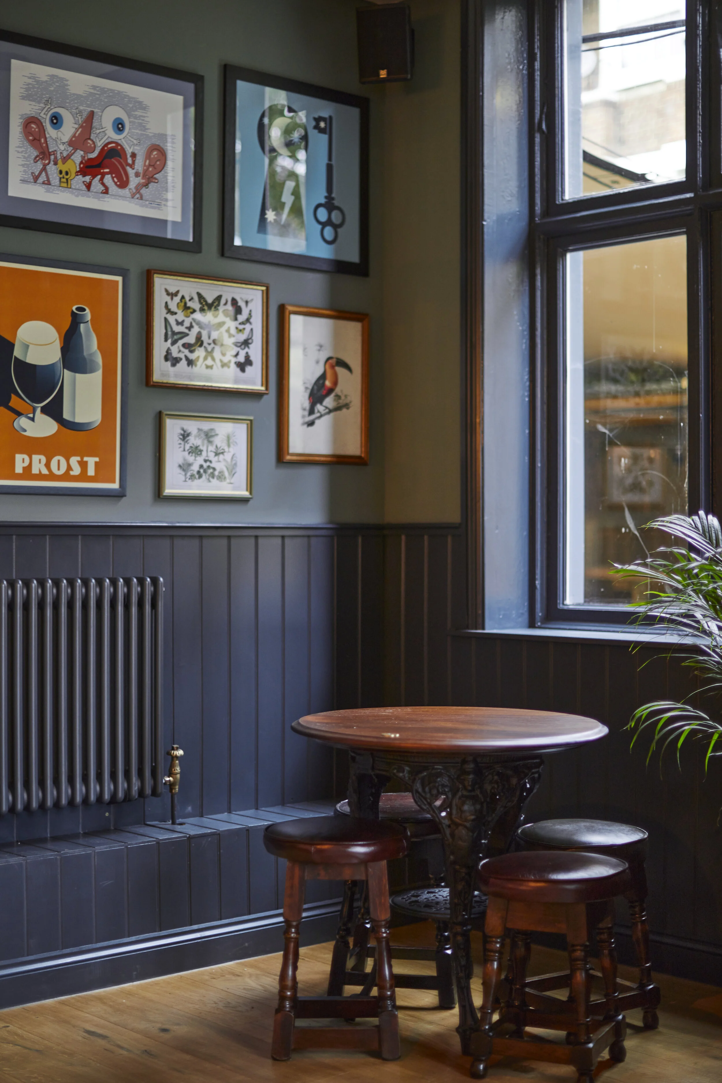 The Abercorn Arms - Family-Friendly Pub with Beer Garden in Teddington