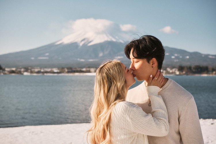 A Snowy Proposal Journey from Nagasaki Park to Chureito Pagoda — FUN ...