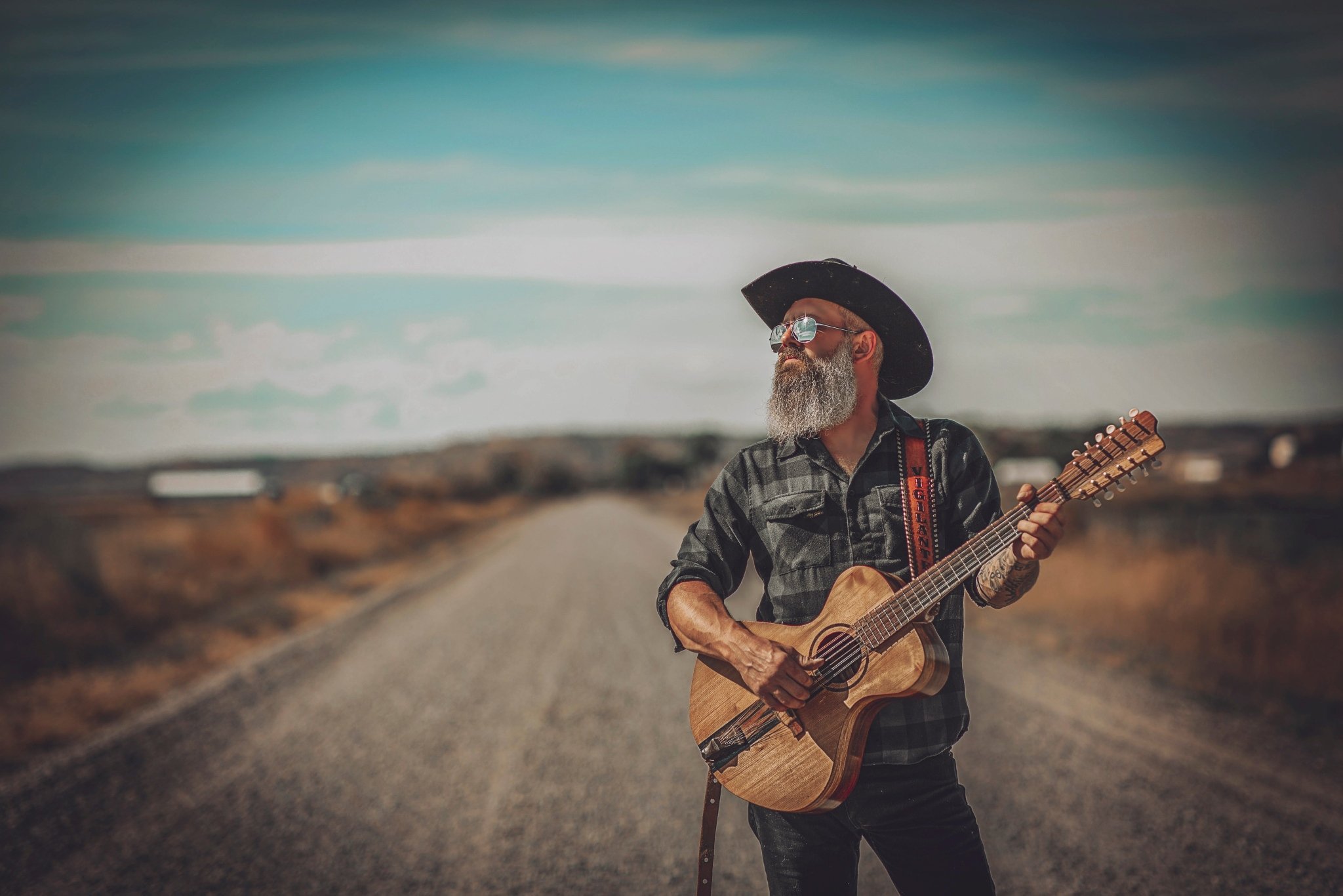 Music — one legged MAGPIE