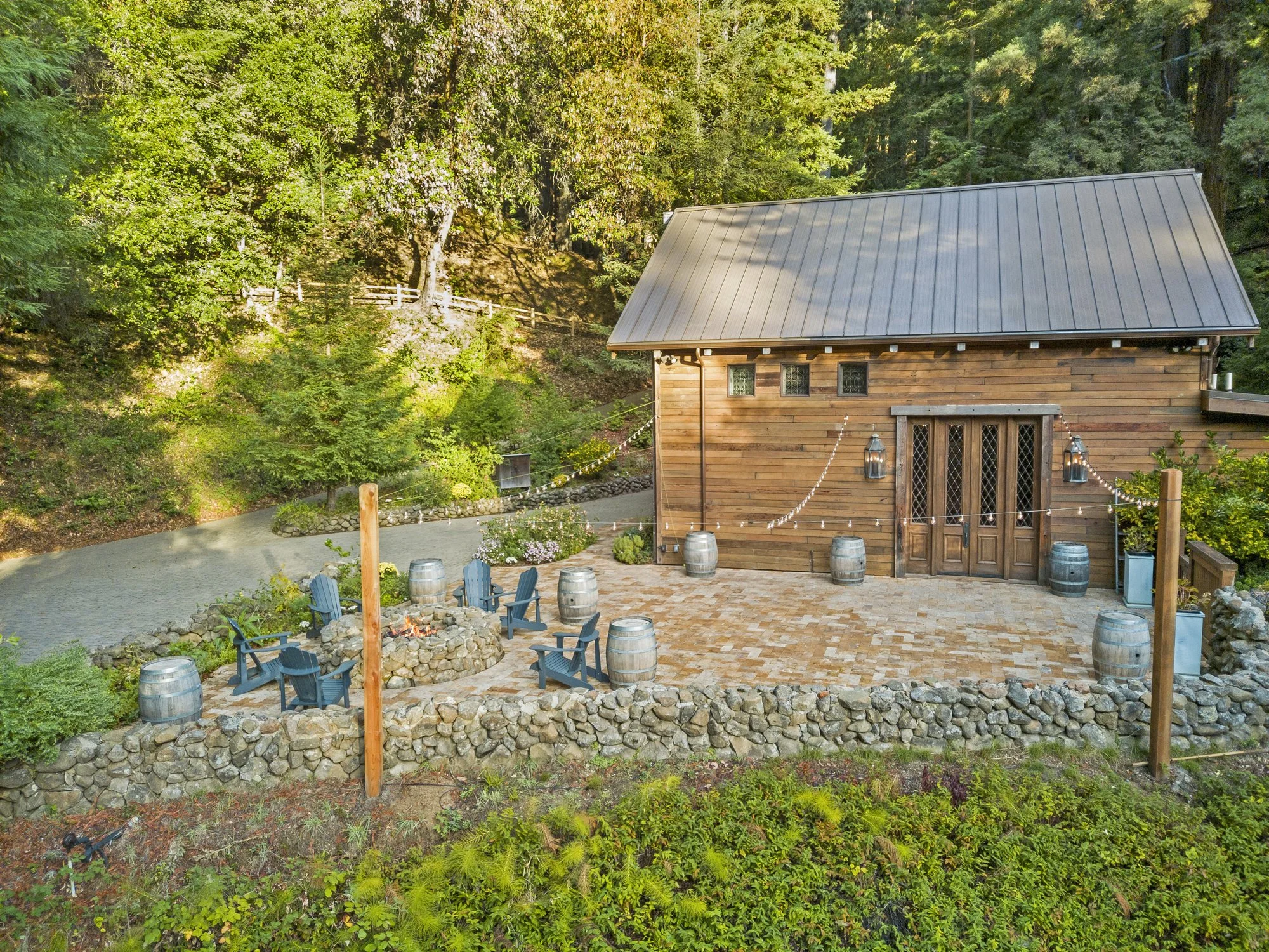 The Lodge, Kitchen and Bedrooms — Waterfall Lodge + Retreat