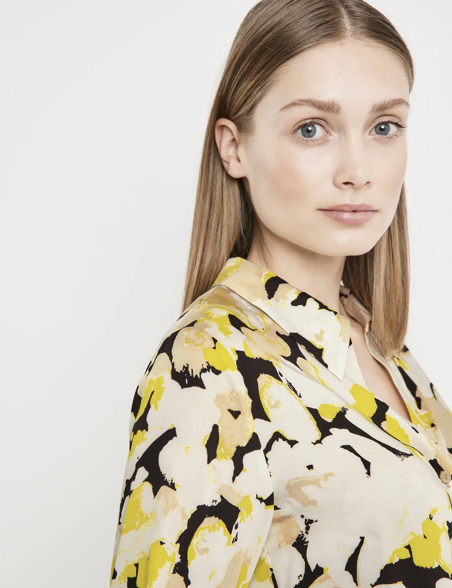 77521 Soft Overcut Shoulder in Light Beige — Michele's