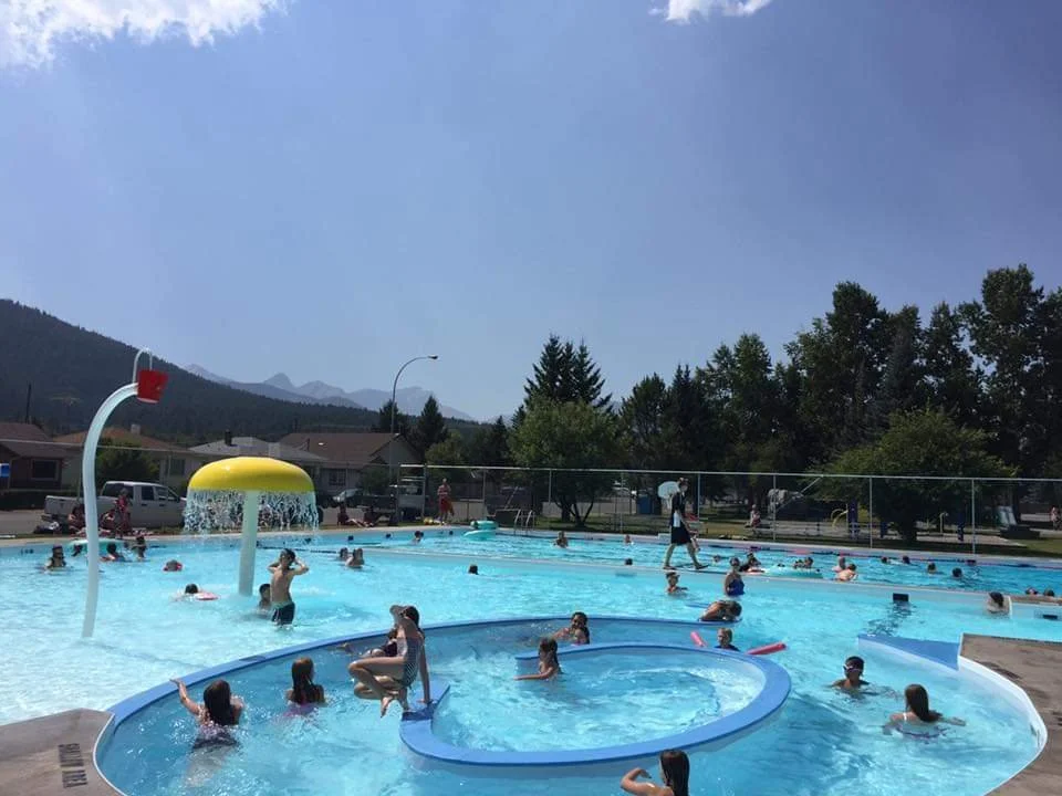 Best Alberta Outdoor Waterparks and Pools