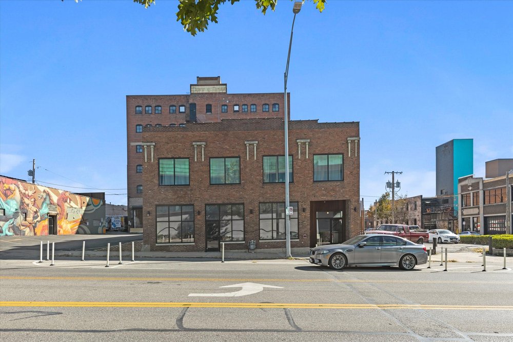 Stay Long Term in the Crossroads at Oak St. Lofts — Cozy in KC ...