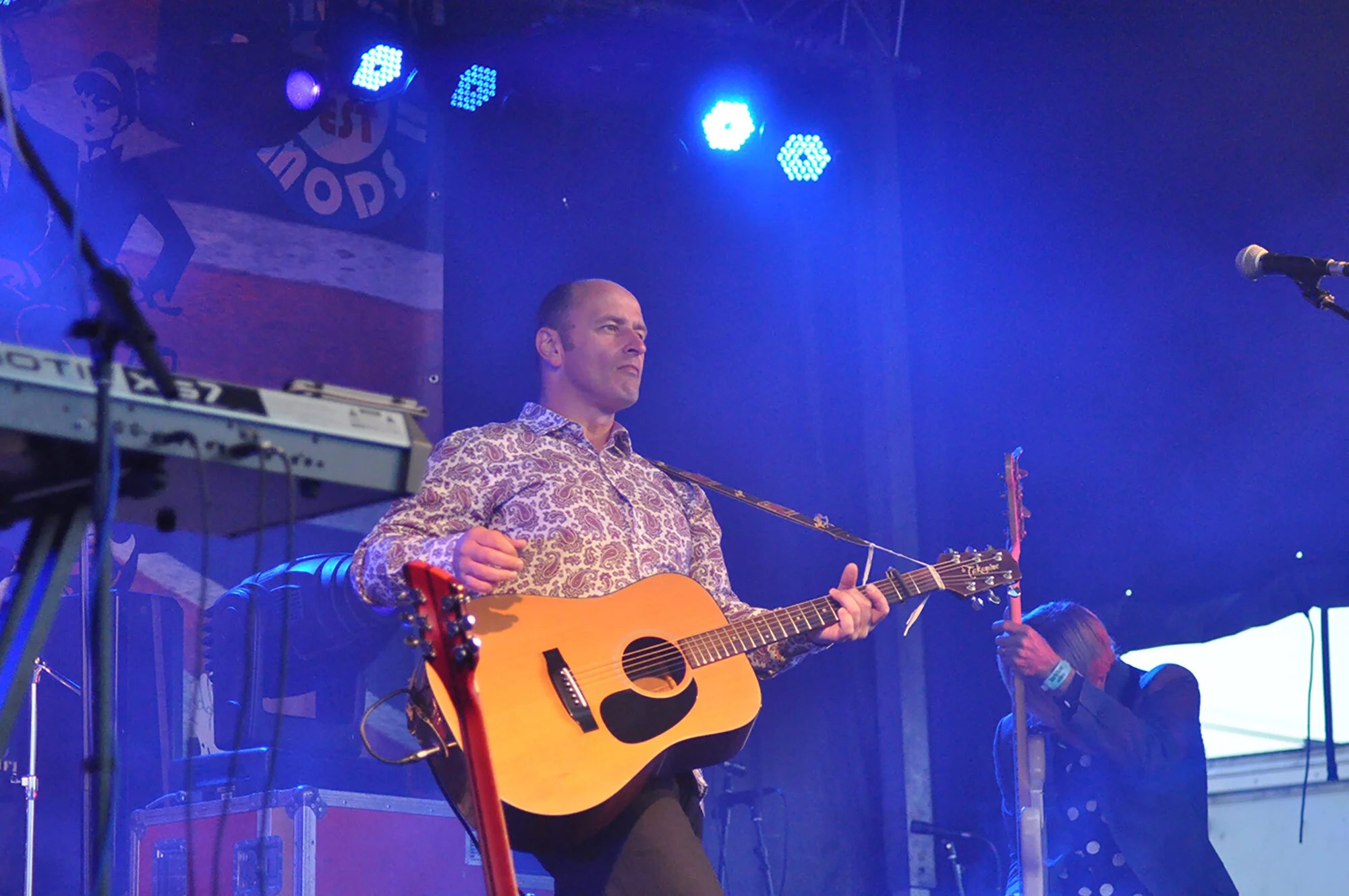 Paul is a Surrey and London UK based singer, songwriter and musician ...