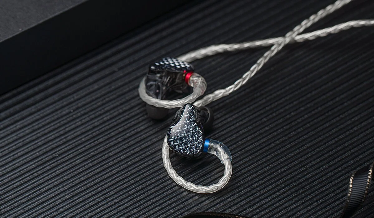 Final Audio Design A5000 — Earphone & Headphone Specialty ...