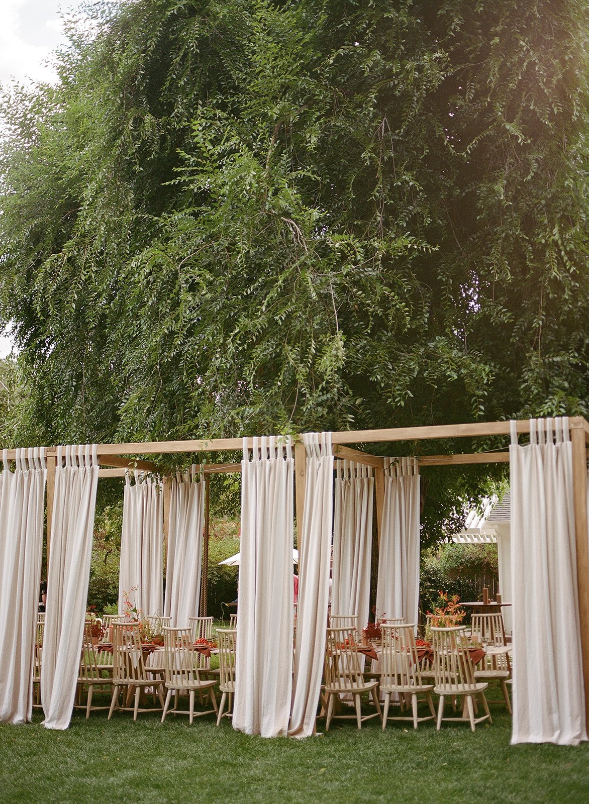 Gratitude Dinner with Tomato-Inspired Floral Design — MIHO