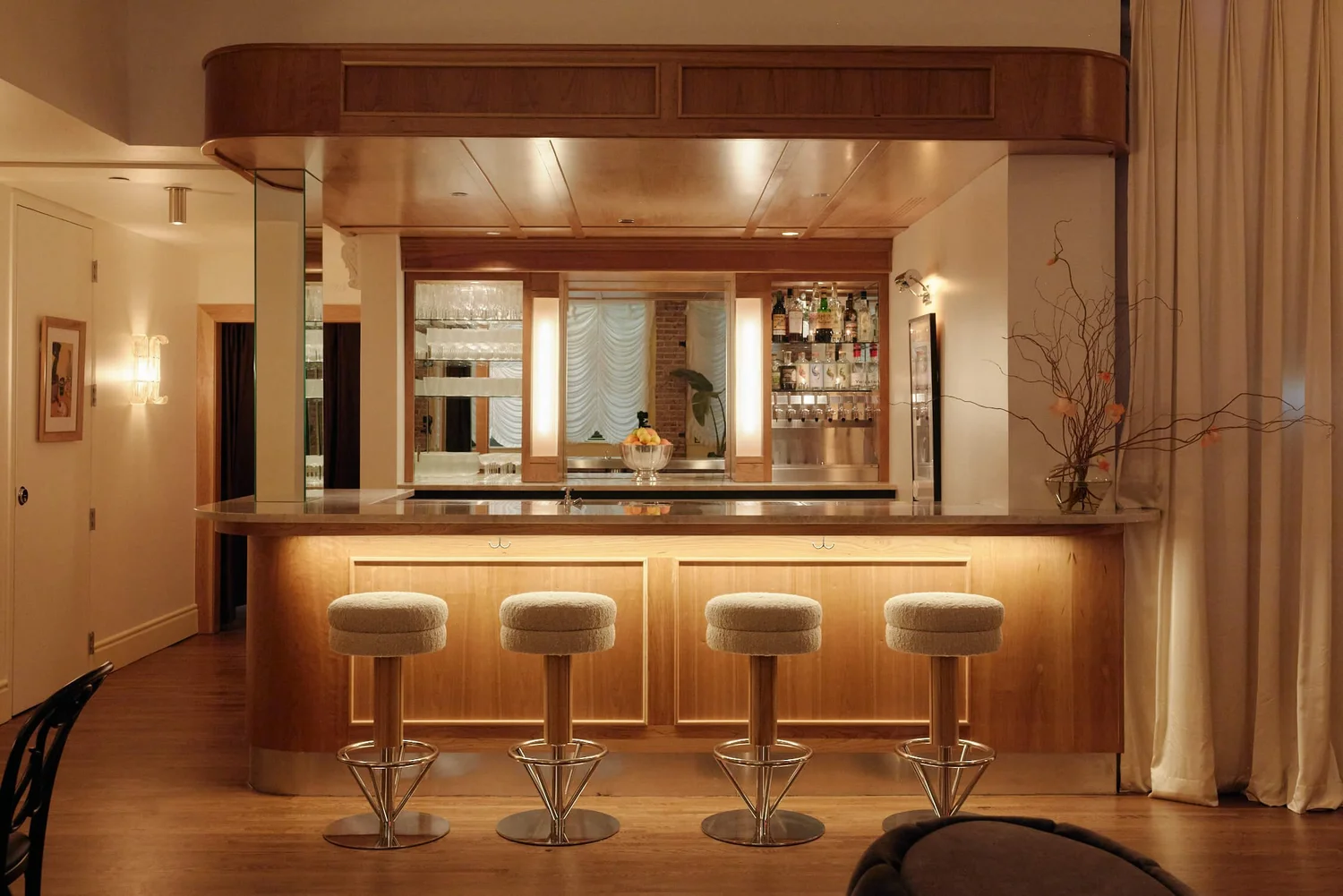 Le Lounge — NO VACANCY