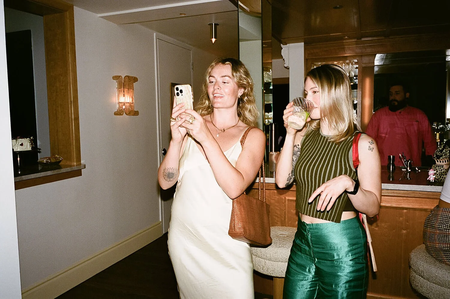 Le Lounge — NO VACANCY