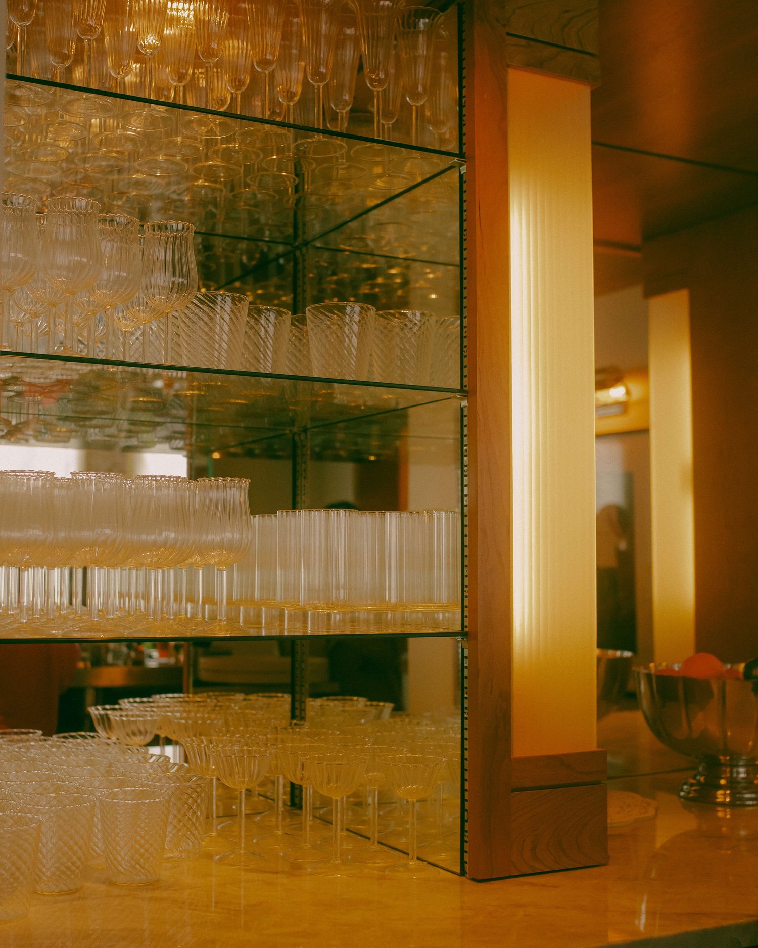 Le Lounge — NO VACANCY