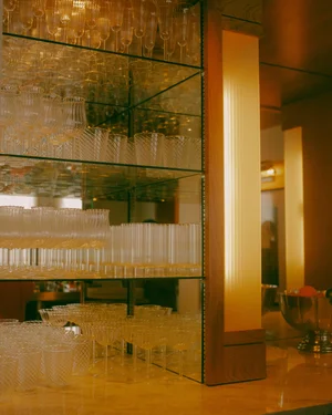 Le Lounge — NO VACANCY