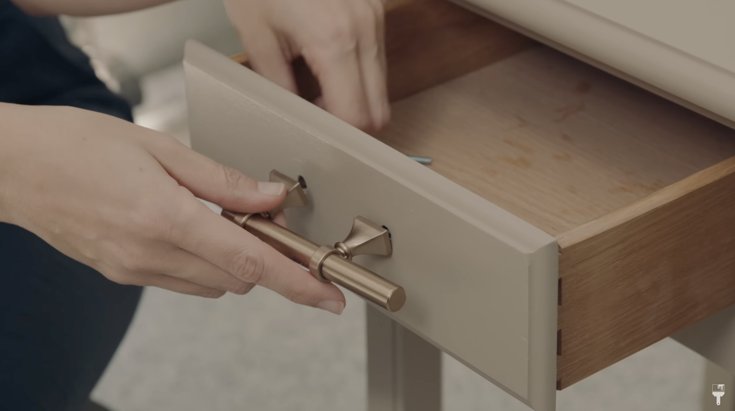 A Beginner-Friendly Furniture Makeover with Beyond Paint — prettydistressed