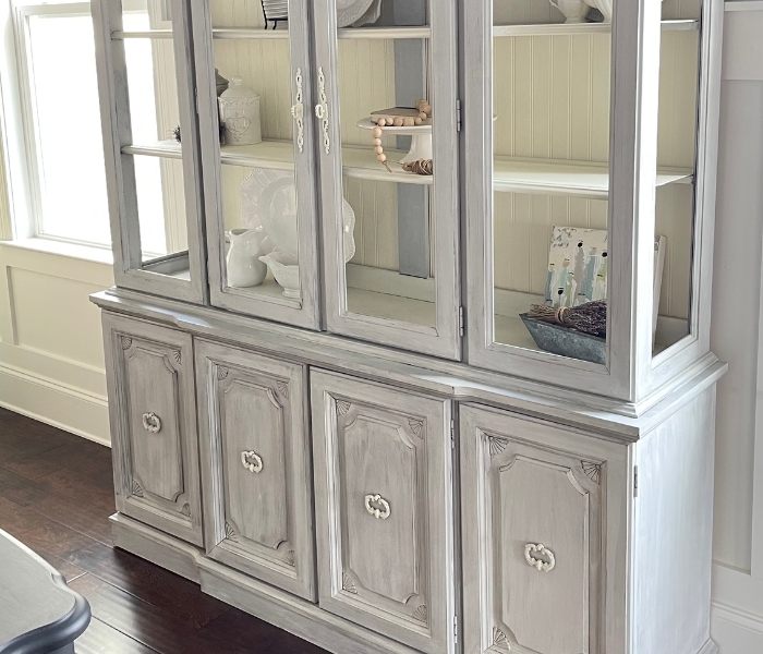 Accidental Faux Wood Finish: Dixie Belle Hutch Makeover — prettydistressed