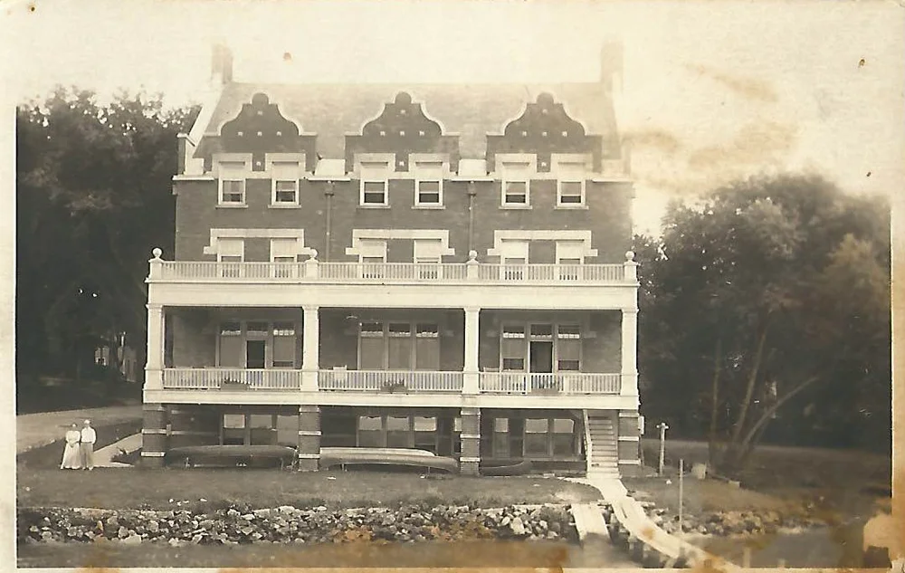 House Photos — Delta Upsilon