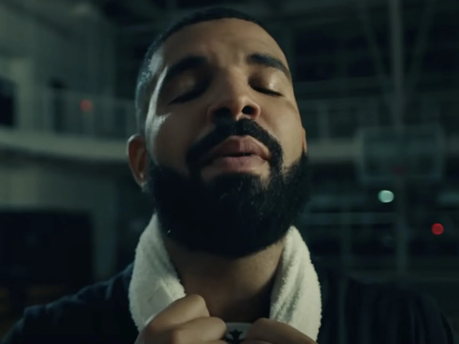 Drake pulled through for Travis Scott's Astroworld Fest in epic fashion ...