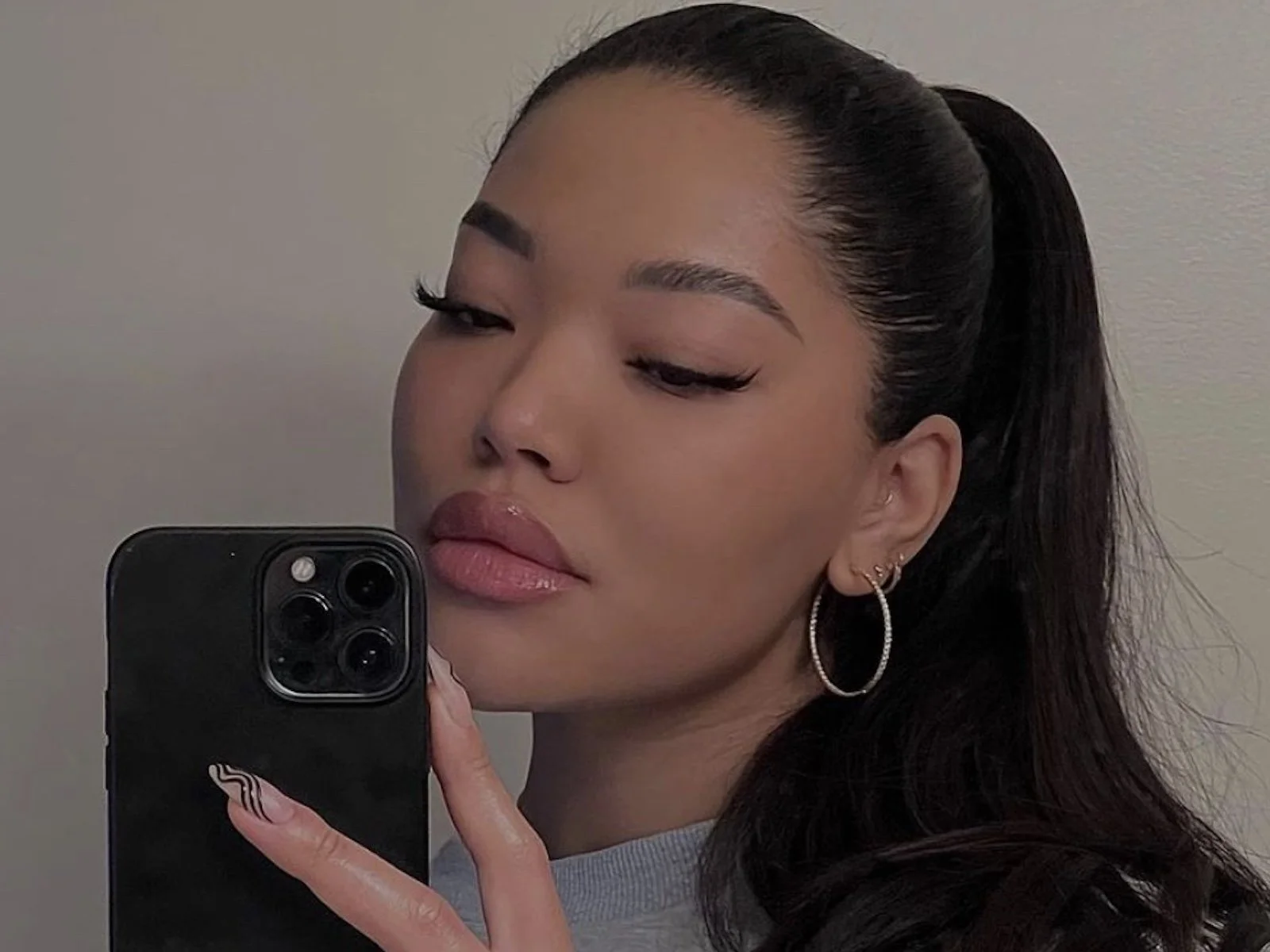 Allow Ming Lee Simmons' selfie to warm up your Thursday — Attack The ...