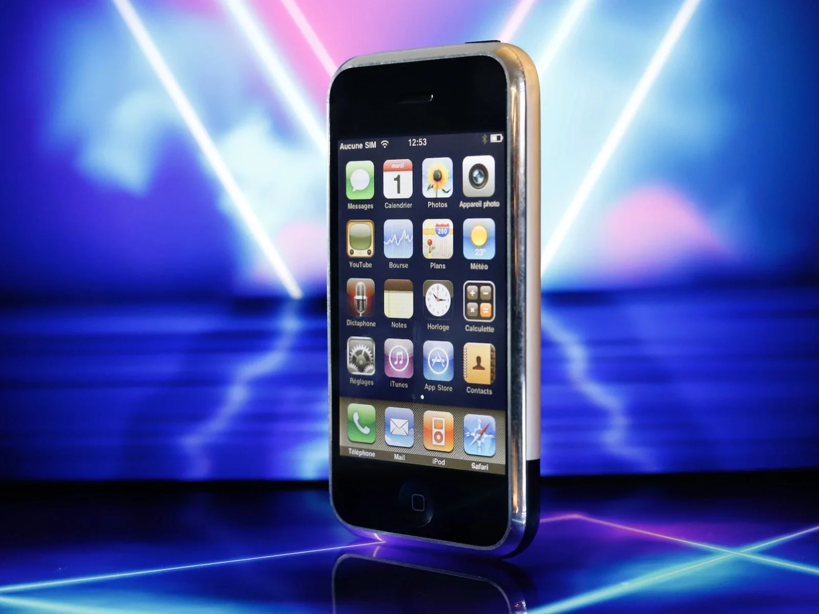 The Original IPhone Easily Sold For 40 000 At An Auction Attack The The Original IPhone Easily Sold For 40 000 At An Auction Attack The