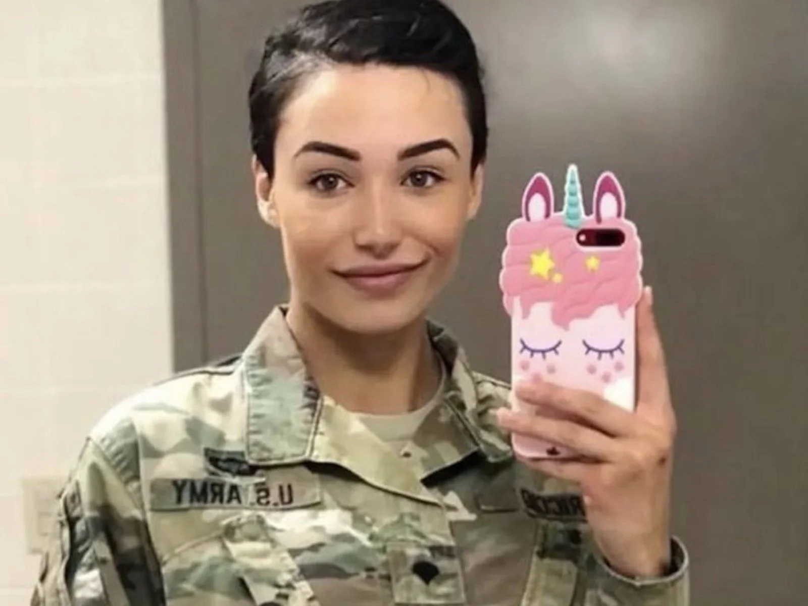 Yung Miami has the most red roses you've probably ever seen — Attack ...