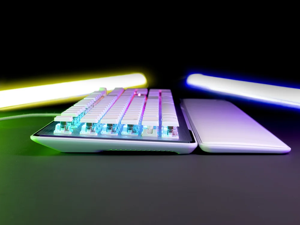 ROCCAT: The Vulcan II Mechanical Gaming Keyboard has arrived, too ...