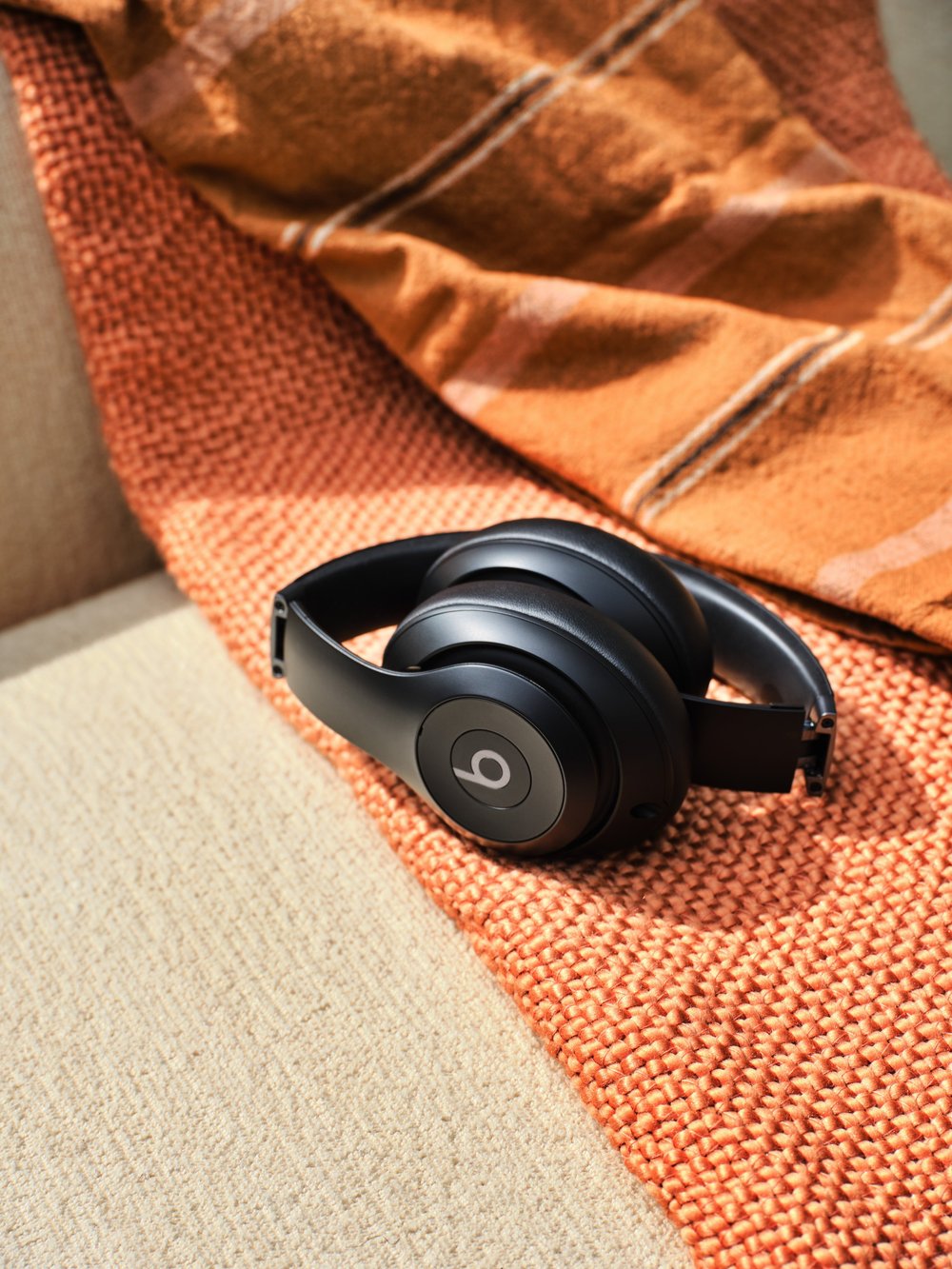 Beats: Dr. Dre's iconic headset celebrates 15 years with the 'Still ...