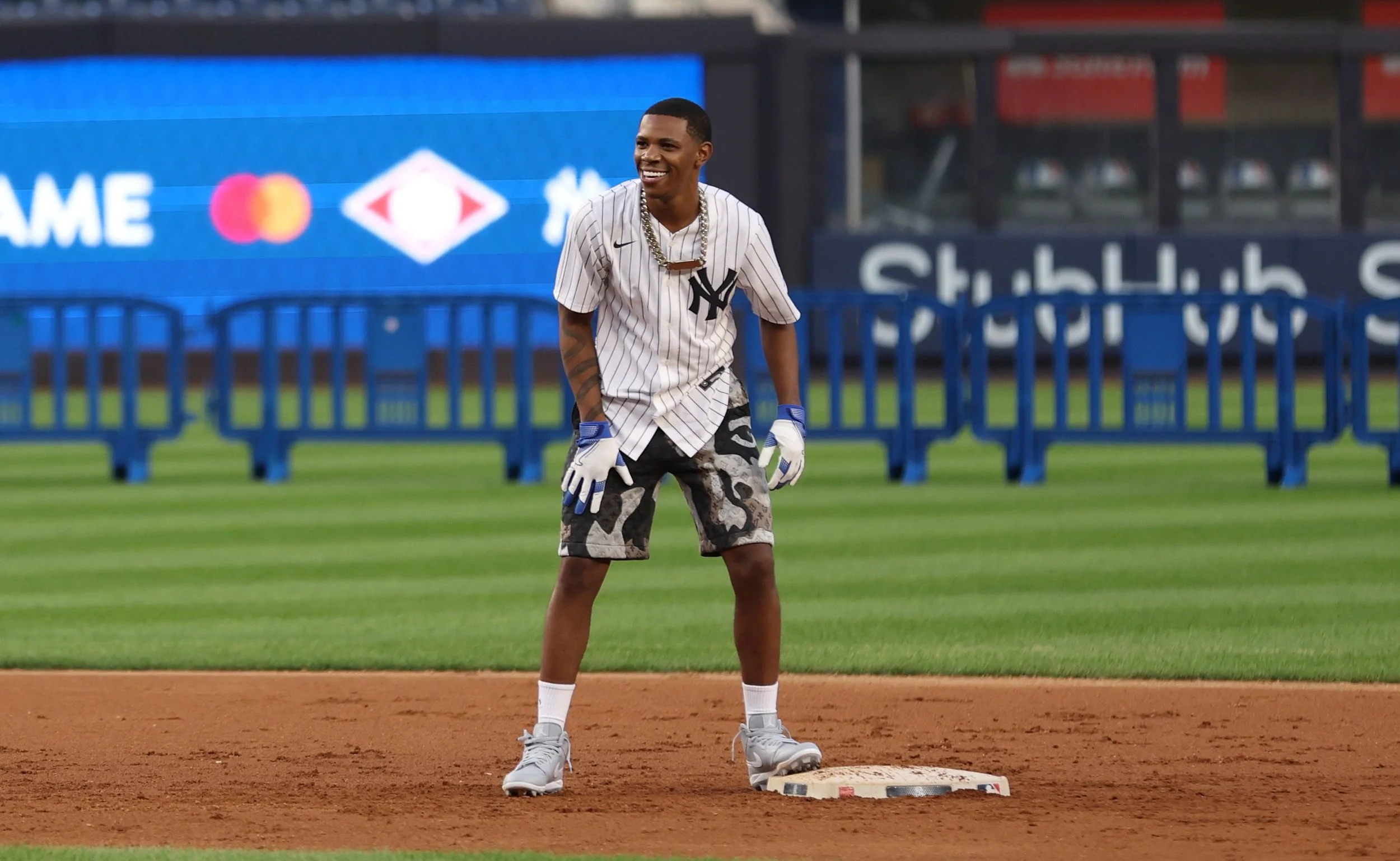 New York Yankees: CC Sabathia's third celebrity softball game had everyone pulling through at ...