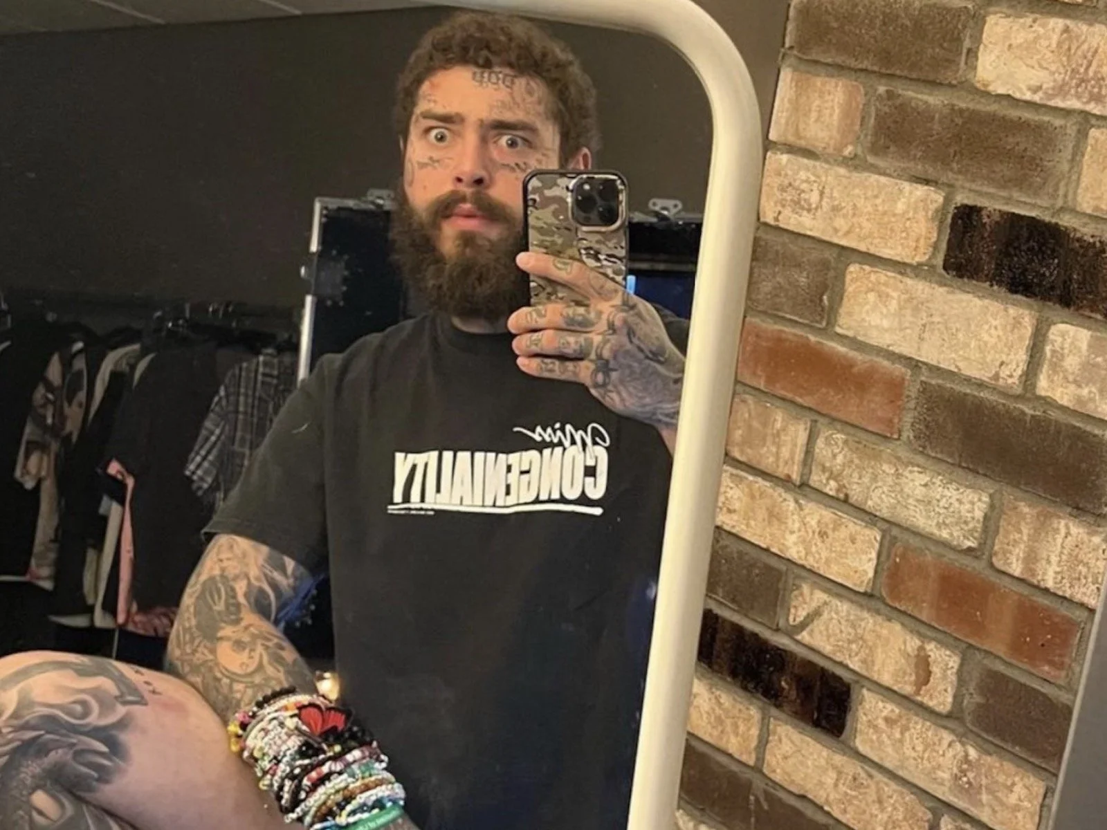 Post Malone: It's all about the tatted legs in his newest selfie ...