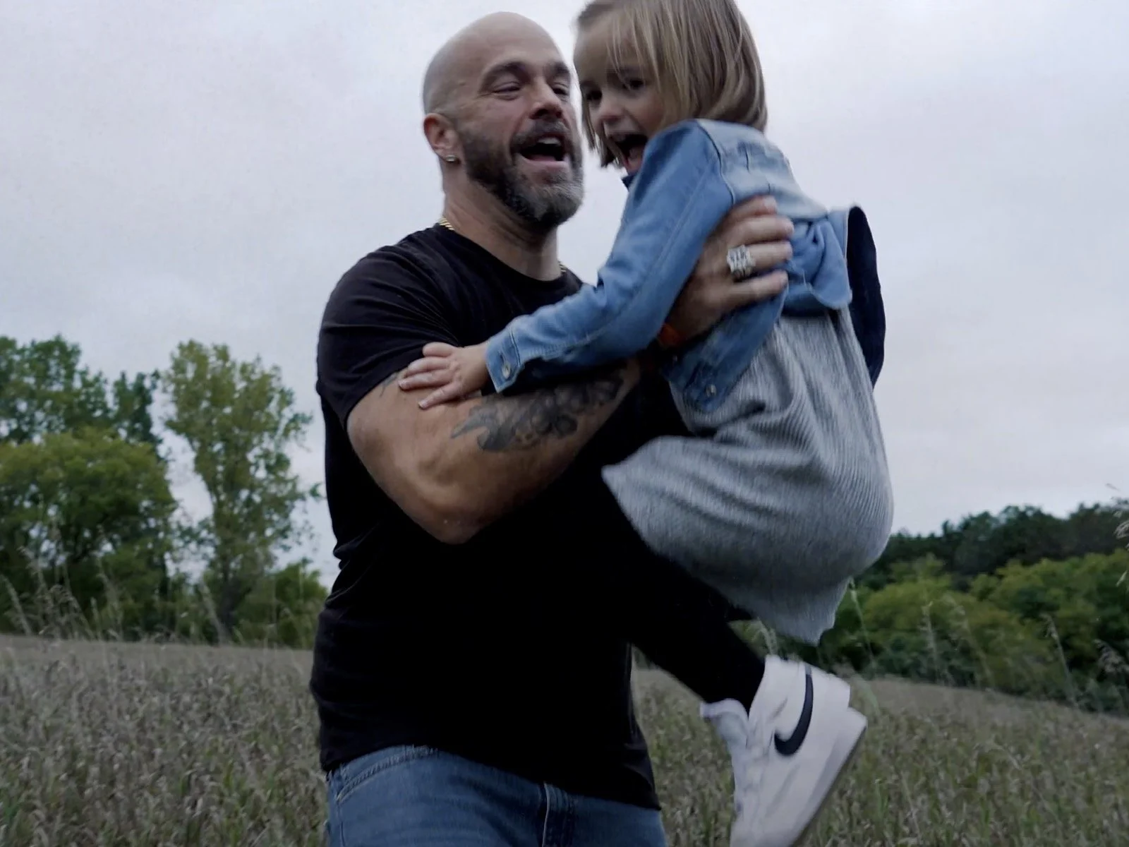 Paradime: It's all types of daddy duties celebrating in the 'Annie ...