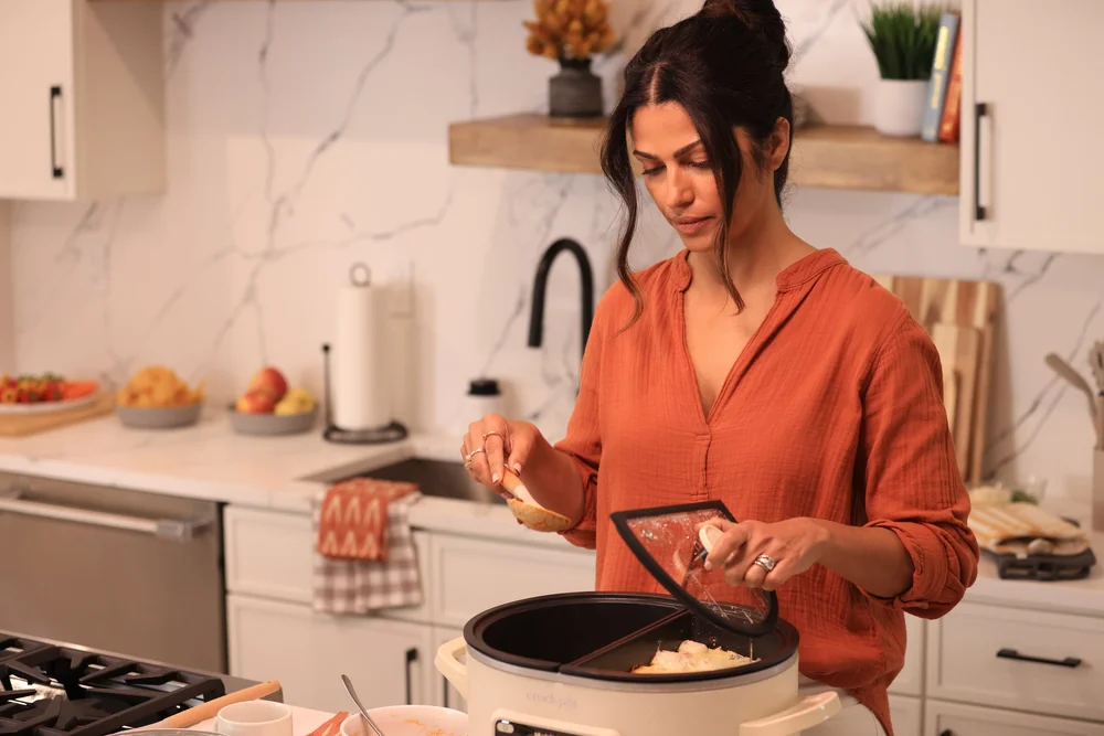 Crock-Pot: The stunner Camila Alves McConaughey is whipping up game day ...