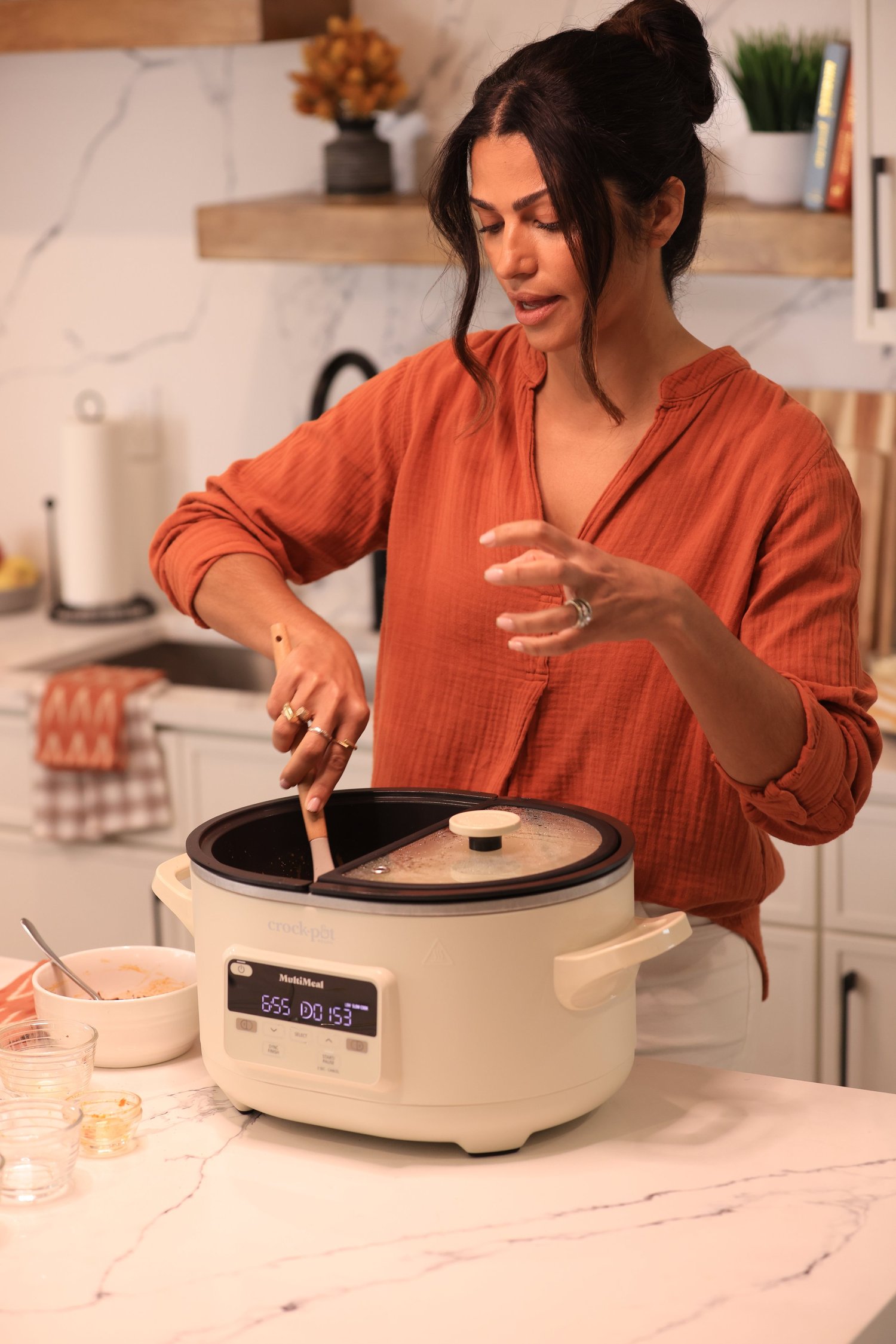 Crock-Pot: The stunner Camila Alves McConaughey is whipping up game day ...