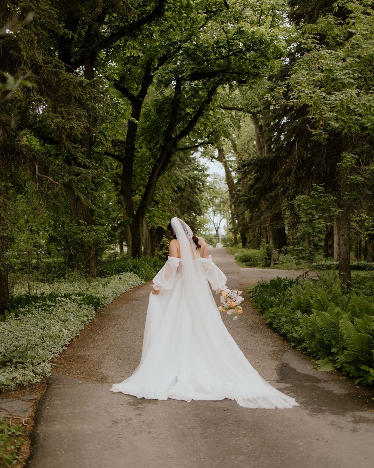 Lethbridge Wedding Photographer | Love and be Loved Photo + Film