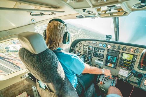 How to Fly Precision Approaches — The Pilot Club
