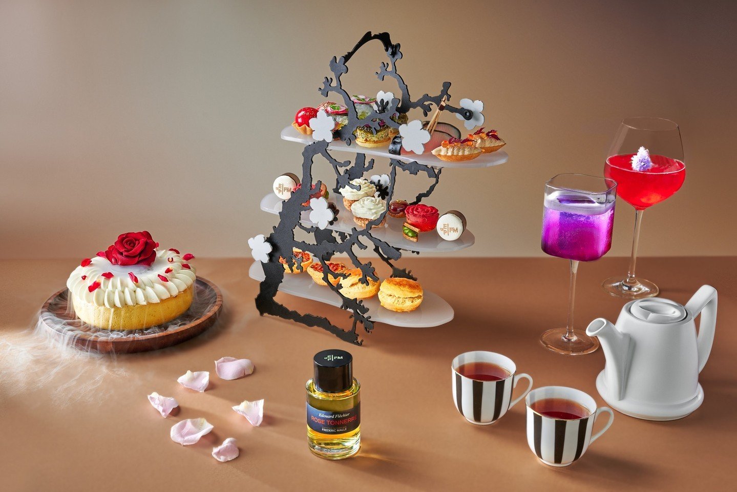 SKAI | Highest Rooftop Grill Restaurant with Spectacular Views of Singapore