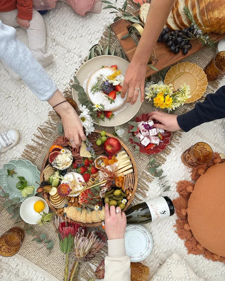 Picnic Set Ups — Prim & Platter