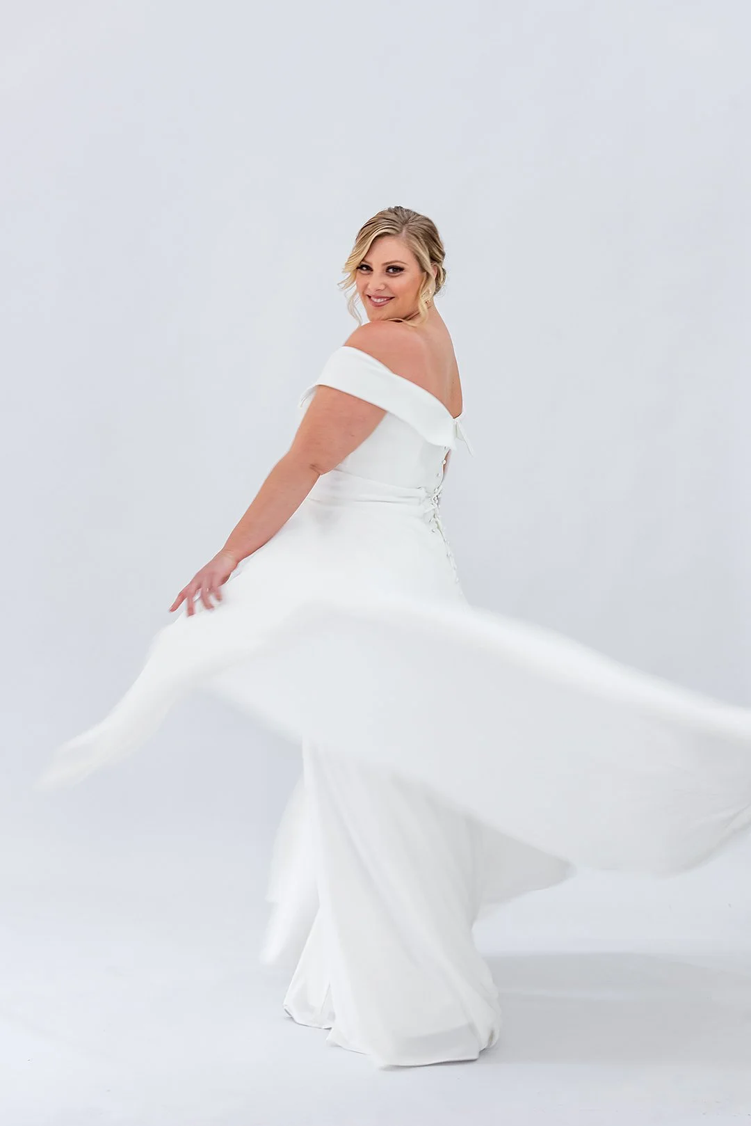 Erin Clare Bridal | Tamra Overskirt | Curve Bridal Australia — Erin ...