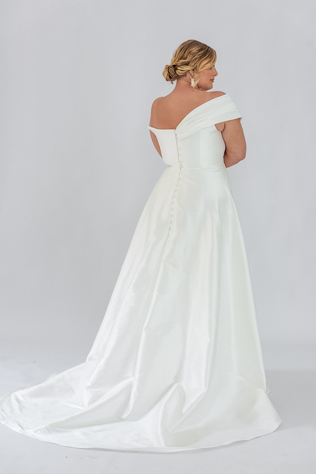 Erin Clare Bridal | Milan One Shoulder Gown | Curve Bridal Australia ...