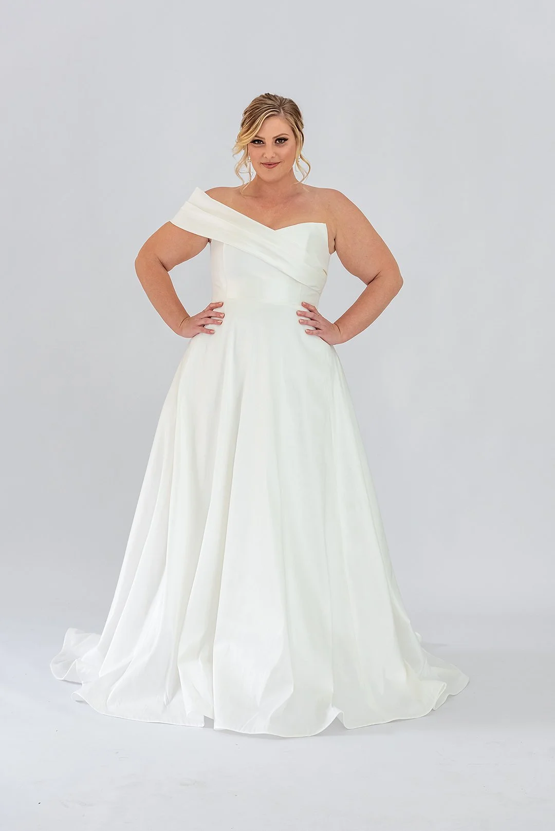 Erin Clare Bridal | Milan One Shoulder Gown | Curve Bridal Australia ...