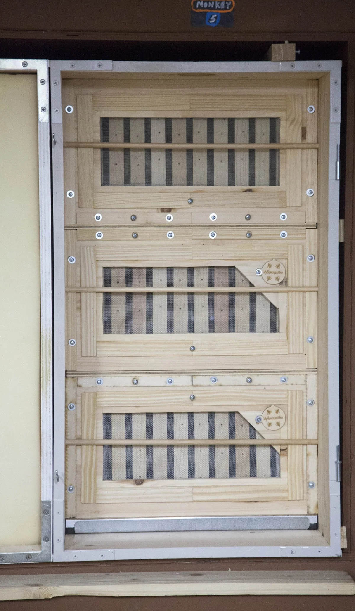Installing a Hive in the Bee House — My Slovenian Hive